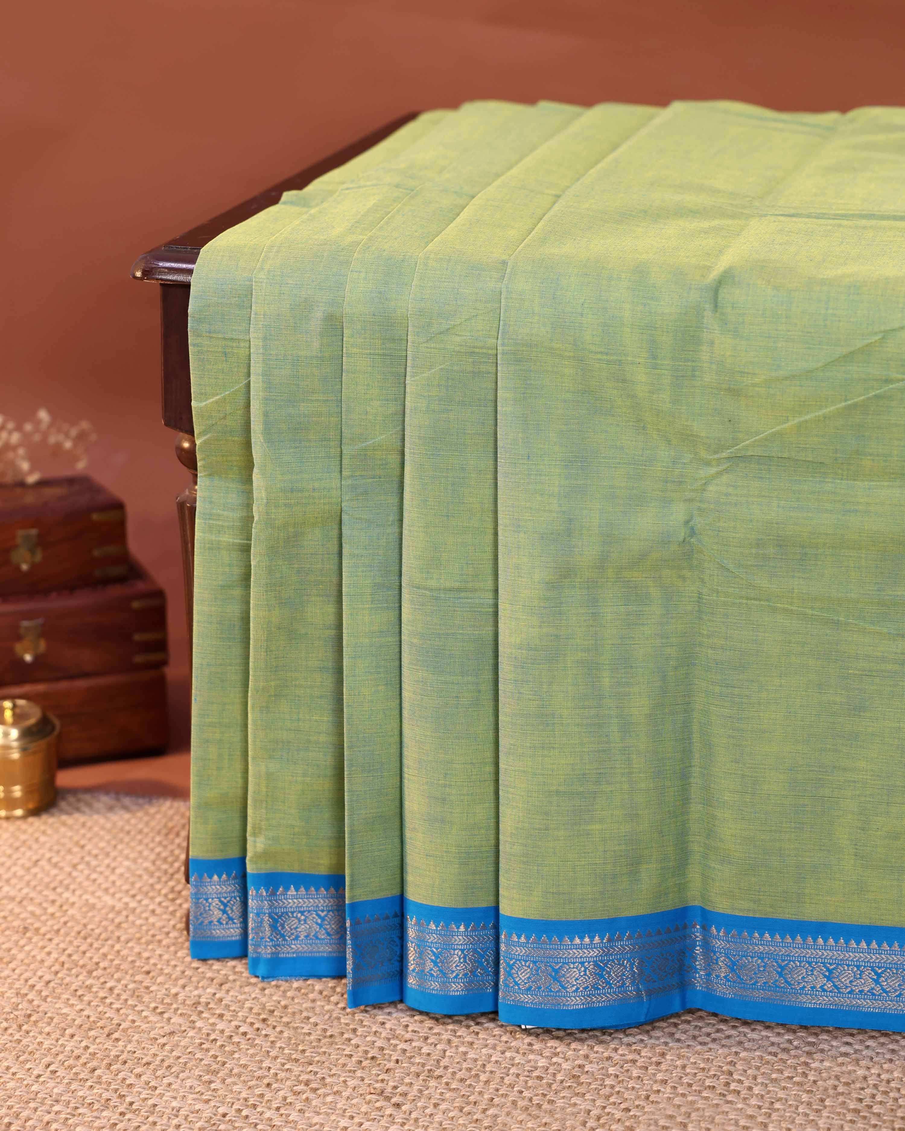 Handloom Chettinad Cotton Saree with Stylish Contrast Border