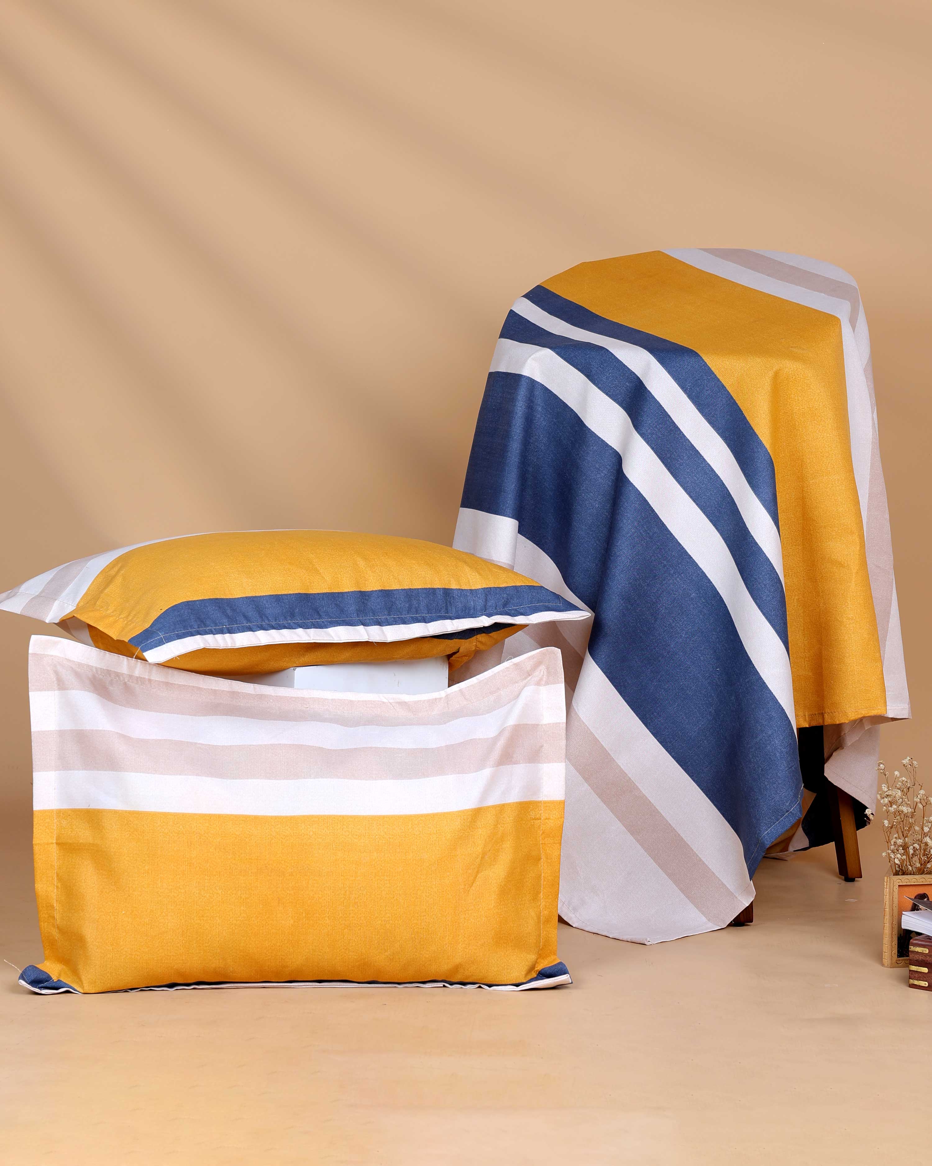 Elegant Striped Pattern Bed Cover with Matching Pillow Cover Set - Mul