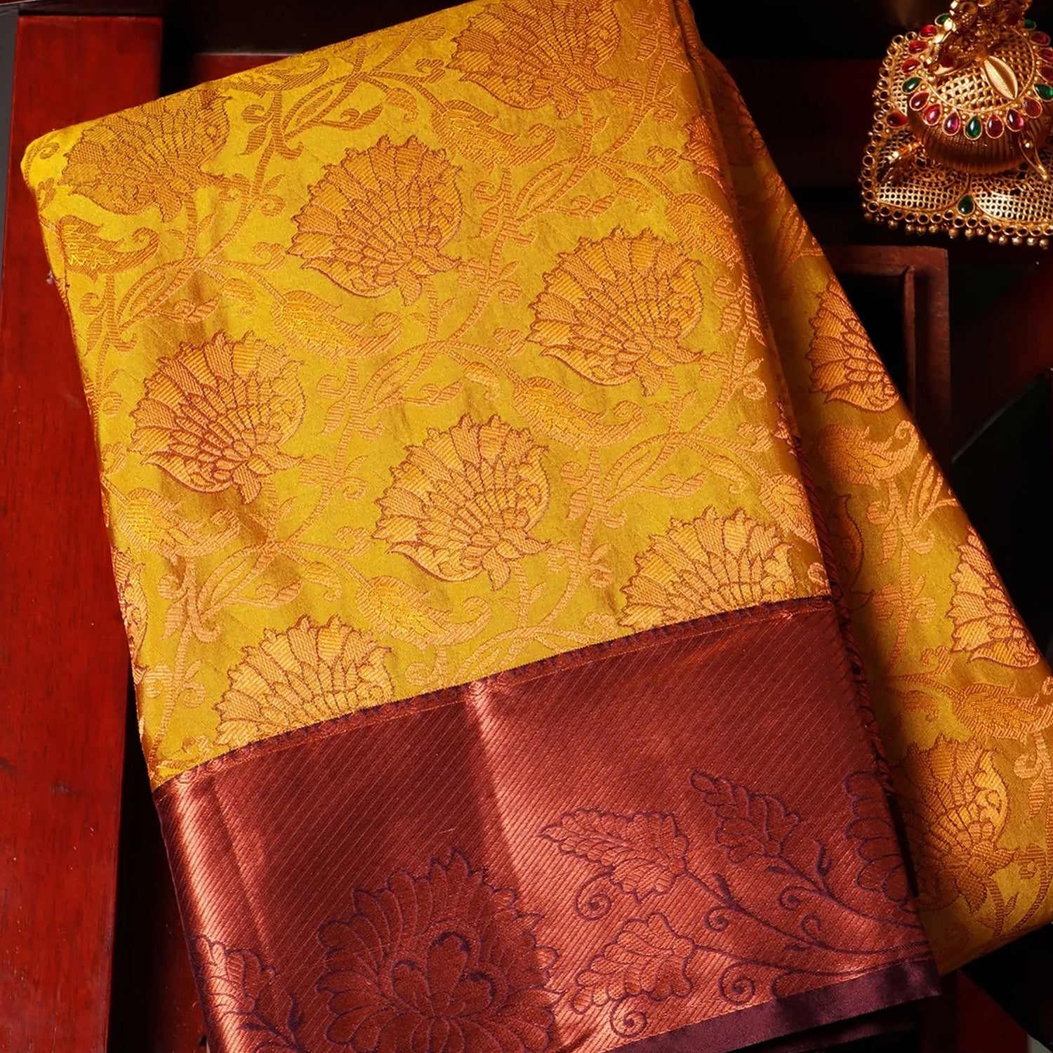 Buy 100% Pure Silk Sarees Online: Latest Designs - Jayachandran